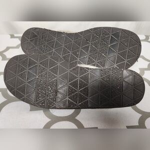 Propet | Shoes | Propet Btand Slippers Size 7 | Poshmark